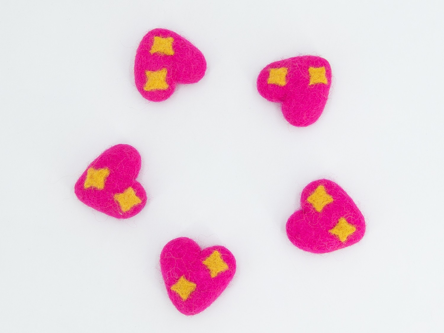 Valentine's Day Felt Crafts & Gifts - Felt and Yarn