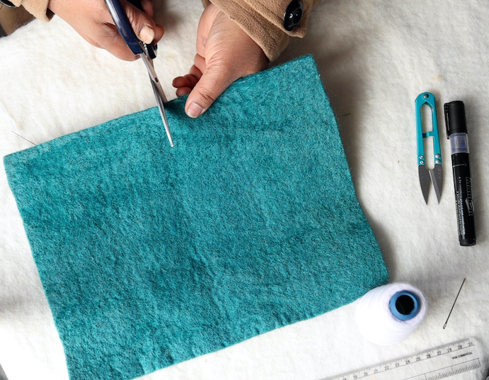 3 Easy Crafts To Make With Your Kid Using Felt Sheet - Felt and Yarn