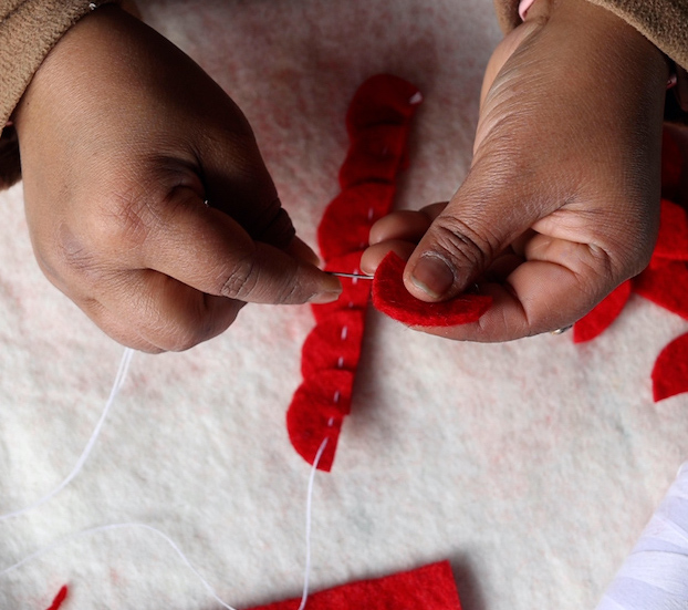 3 Easy Crafts To Make With Your Kid Using Felt Sheet - Felt and Yarn