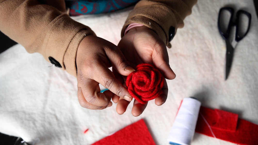 3 Easy Crafts To Make With Your Kid Using Felt Sheet - Felt and Yarn