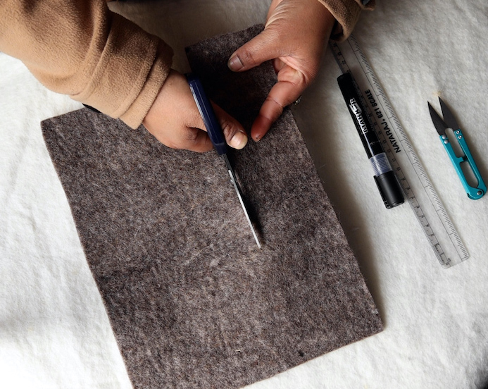 3 Easy Crafts To Make With Your Kid Using Felt Sheet - Felt and Yarn