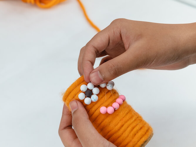 7 Simple and Colorful Yarn Crafts for Kids - Felt and Yarn