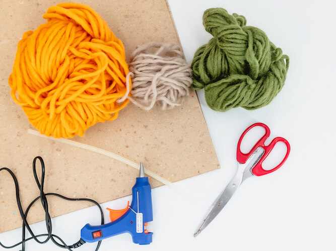 7 Simple and Colorful Yarn Crafts for Kids - Felt and Yarn