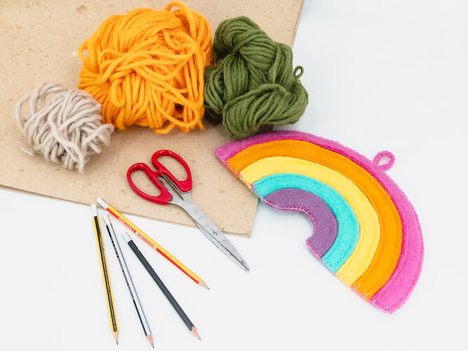 7 Simple and Colorful Yarn Crafts for Kids - Felt and Yarn